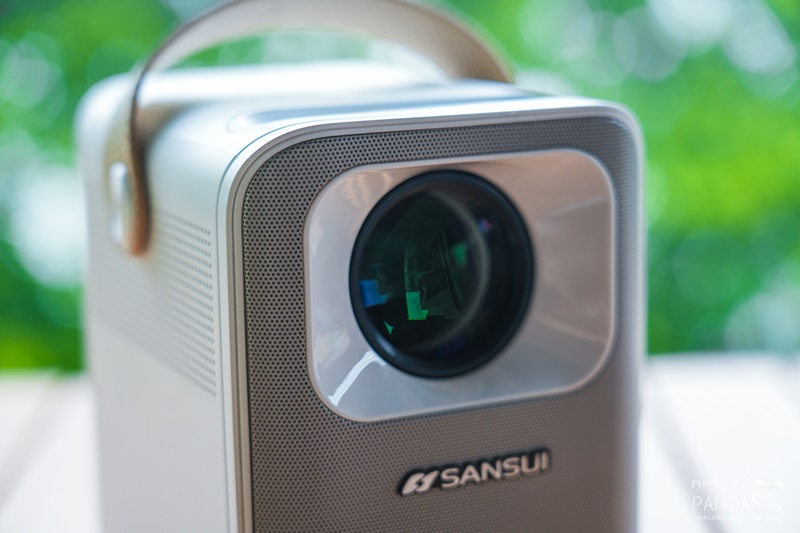 微型投影機開箱｜SANSUI山水智慧投影機SPJ-MD．超大畫面超震憾！無線投影.支援手機鏡射.內建影音平台NETFLIX Disney+